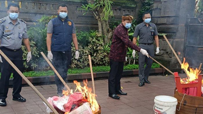Kejari Gianyar dan Kejari Bangli Gelar Pemusnahan Barang Bukti, Musnahkan Narkoba Miliaran ...