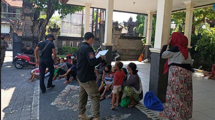 Satpol PP Badung Amankan Puluhan Pengemis yang Berkeliaran di Kuta dan Kuta Utara - Tribun-bali.com