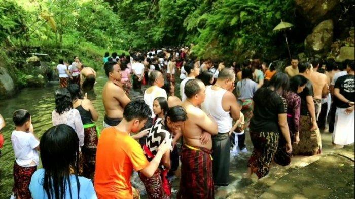 6 Tempat Melukat di Bali yang Patut Dikunjungi, Salah Satunya Pantai ...