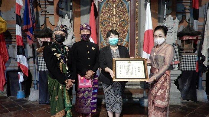 Keiko Mandera, Wayan Suteja Neka dan AA Gde Rai Dapatkan Penghargaan ...