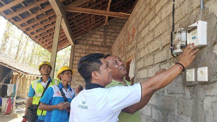 Wujudkan Senyum Pelanggan, PLN Beri Sambungan Listrik Gratis - Tribun-bali.com