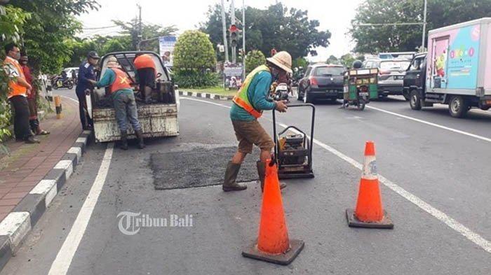 Tabanan Peroleh Anggaran Rp 80 Milyar Untuk Perbaiki Jalan Sepanjang 38 Kilometer - Tribun-bali.com