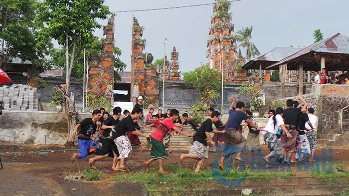 Megoak-goakan, Permainan Tradisional yang Tetap Digemari Remaja ...