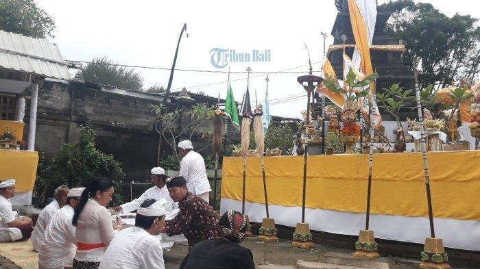 Persembahan dan Makna Hari Raya Buda Kliwon Ugu, Lakukan Ini - Tribun ...