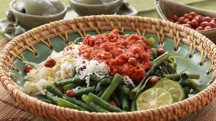 Resep Plecing Kangkung Enak, Cukup Masak Kangkung 30-60 Detik - Tribun ...