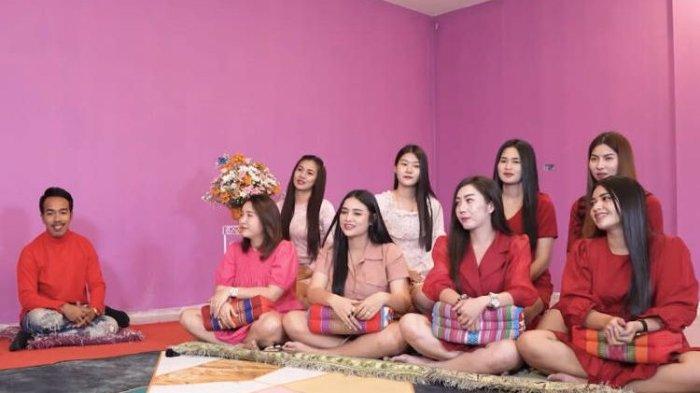 Hidup Dengan 8 Istri Yang Cantik Cantik Pria Ini Tiap Malam Menjantah