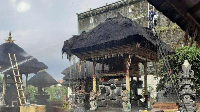 Percikan Api Ngaben Terbang ke Arah Pura Dalem Batu Belig, 3 Pelinggih ...
