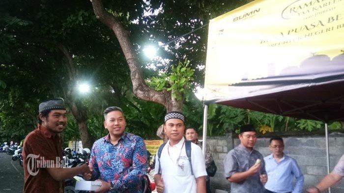 Rangkaian Ramadhan, Bank Mandiri Bagikan Takjil Gratis Setiap Harinya ...