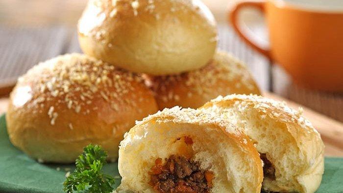 SEMUA SUKA! Resep Roti Isi Daging, Camilan Enak Cocok untuk Menemani ...