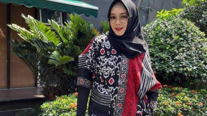 Profil dan Perjalanan Karir Rina Gunawan, Pernah Main di Si Doel Anak ...