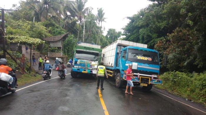Dua Truk Mogok! Bikin Kemacetan Parah di Tanjakan Samsam Tabanan Bali, Simak Berita Selengkapnya ...