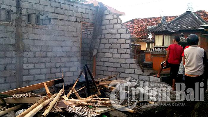 Ini Alasan Warga Rusak Rumah di Renon - Tribun-bali.com
