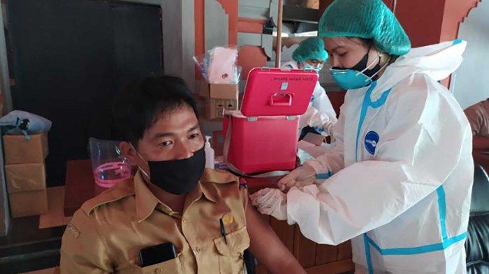 Puluhan ASN di Buleleng Bali Jalani Vaksinasi Covid-19 - Tribun-bali.com