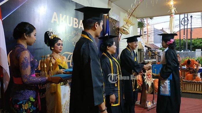 Cetak Lulusan Siap Kerja, Akubank Wisuda 20 Mahasiswa di Tahun ke-V ...