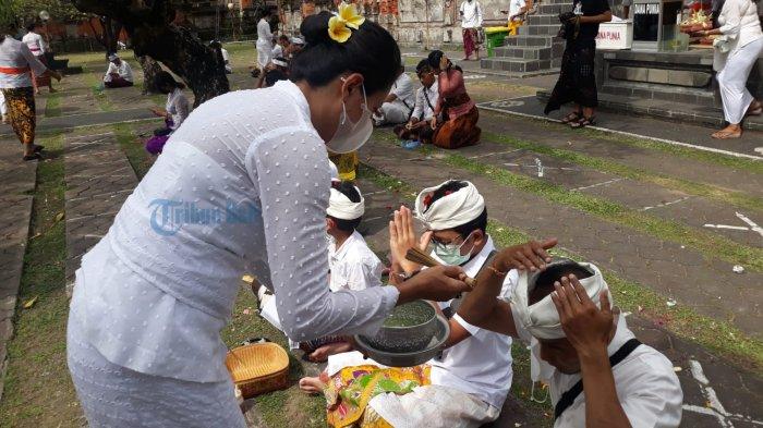 Makna Hari Suci Pagerwesi dan Upakaranya Dalam Hindu Bali - Tribun-bali.com