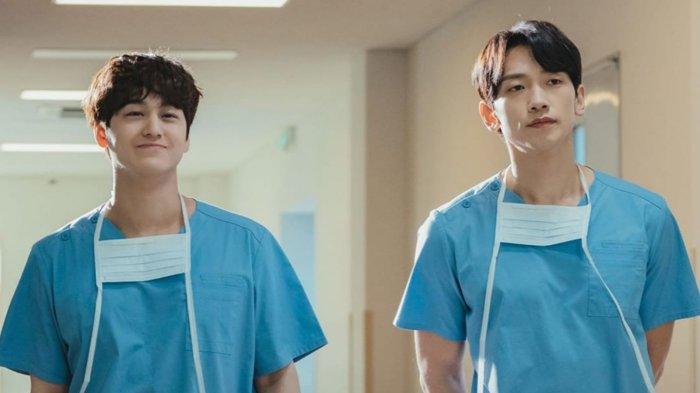 Sinopsis Drama Korea Ghost Doctor Episode 16, Operasi Berhasil, Cha ...