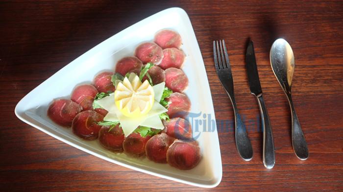 Daging Asap Khas Italia di Luna Negra Sangat Lembut dan Segar dengan ...