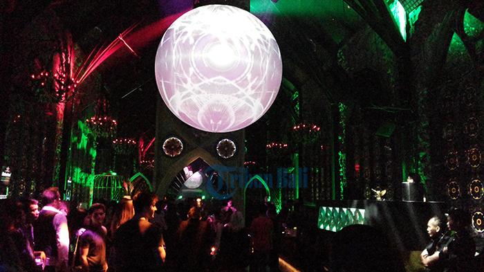 DJ Riri Mestica Meriahkan Heineken Green Room di Mirror Club - Tribun ...