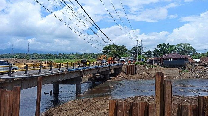 Jembatan Bilukpoh Jembrana Masih Layak, Balai Pelaksanaan Jalan Nasional Pasang Sheet Pile Baja ...