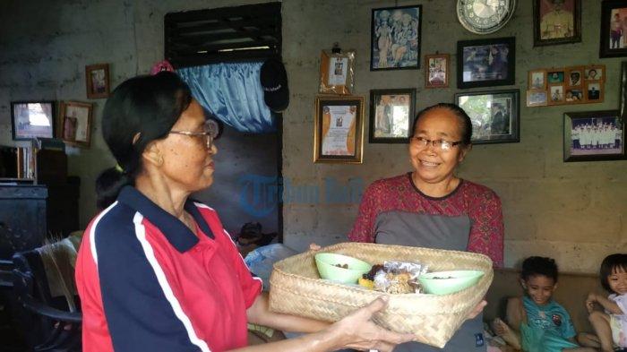 Tradisi Ngejot, Umat Nasrani Berbagi Makanan Jelang Natal di Bali ...