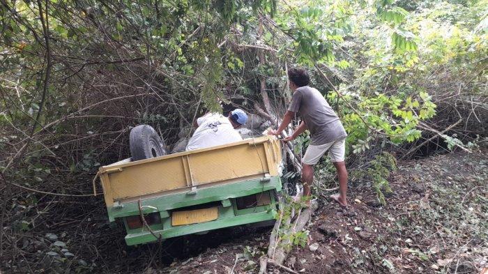 Kecelakaan! Truk Engkel Terperosok ke Hutan Cekik, 2 Orang Luka Ringan ...