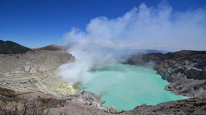 WNA China Tewas Jatuh ke Jurang Kawah Ijen Saat Asyik Foto, Roknya ...