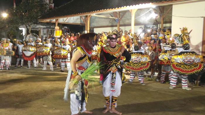 Sekaa Brahma Diva Kencana Kolaborasikan Kesenian Tektekan Dan ...