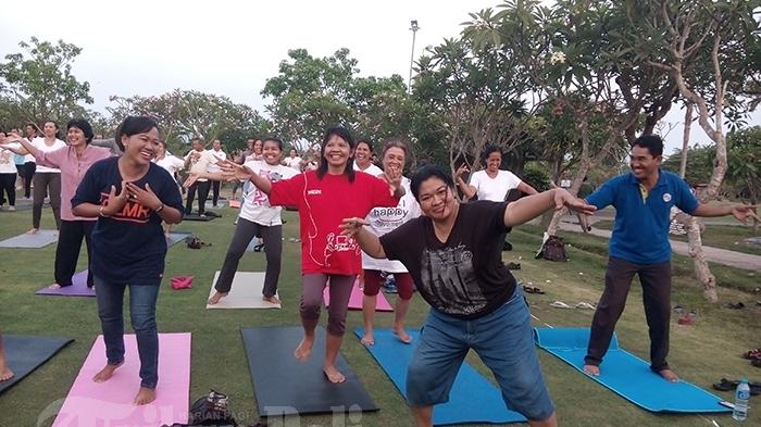 Lakukan Terapi Tertawa di Rumah, Berikut Ini Langkah-langkahnya ...