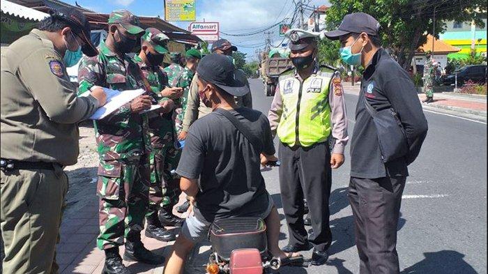 Ops Yustisi Sasar Pasar Adat Jimbaran, 9 Orang Terjaring karena Tak Pakai Masker - Tribun-bali.com