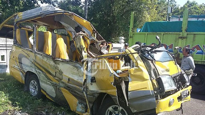 Laka Maut, Elf Hantam Fuso di Tol Cipali 5 Tewas, 3 Balita Selamat - Tribun-bali.com