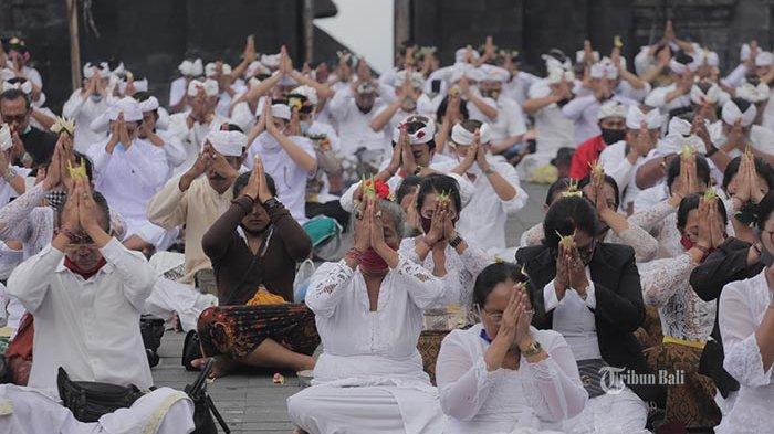 Makna Kramaning Sembah, Serta Tuntunan Sembahyang Dalam Ajaran Hindu ...