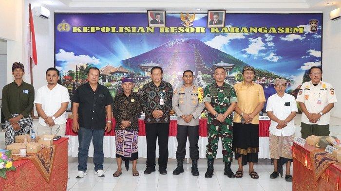 DAMAI Kedua Kubu Telah Disepakati, Kapolres Karangasem Mediasi Konflik ...