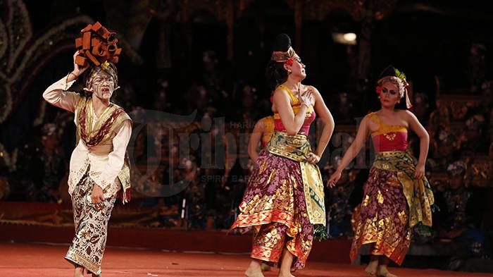 Pria Pemeran Dadong Rerod, Karakter Nenek yang Terbawa di Kehidupan ...