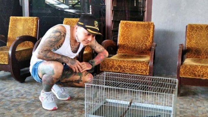 Viral Sosok Kepala Desa di Jateng Sekujur Tubuhnya Penuh Tato, Hoho: Pertama Dulu Ditato di Bali ...