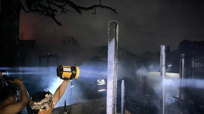 HANGUSKAN 5 Unit Rumah di Sesetan, Api Diduga Muncul dari Dapur, 30 Orang Terdampak Kebakaran ...