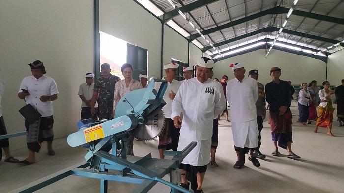 Bupati Bangli Resmikan Gedung Sentra IKM Bambu di Desa Tiga - Tribun-bali.com