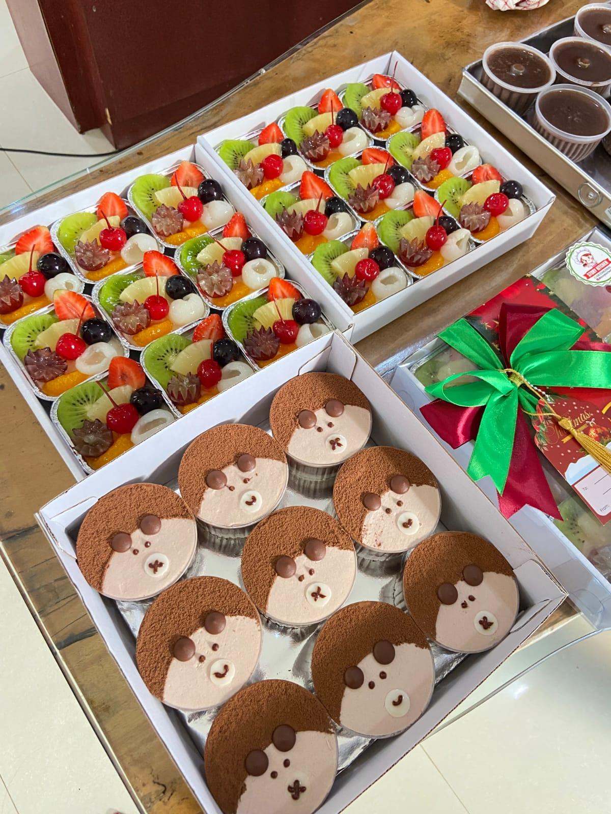 UNIK! Hampers Natal Dessert Sehat di Bali, Laku 500 Cup Puding - Tribun ...