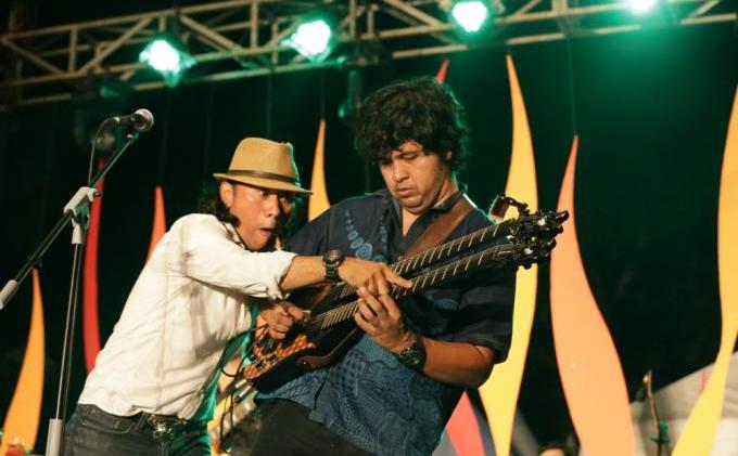 Foto-foto Balawan, Gitaris Asal Gianyar Pukau Penonton Denpasar ...