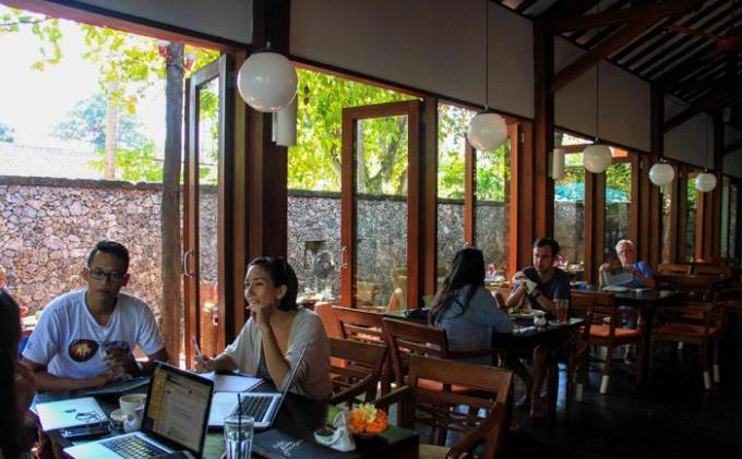 Cafe Batu Jimbar Utamakan Menu Berbahan Organik - Tribun-bali.com