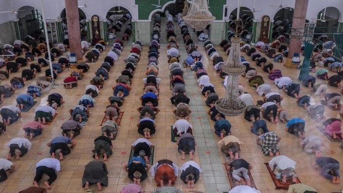 Bacaan Niat dan Doa Sholat Jumat Lengkap dengan Tata Caranya yang Benar ...