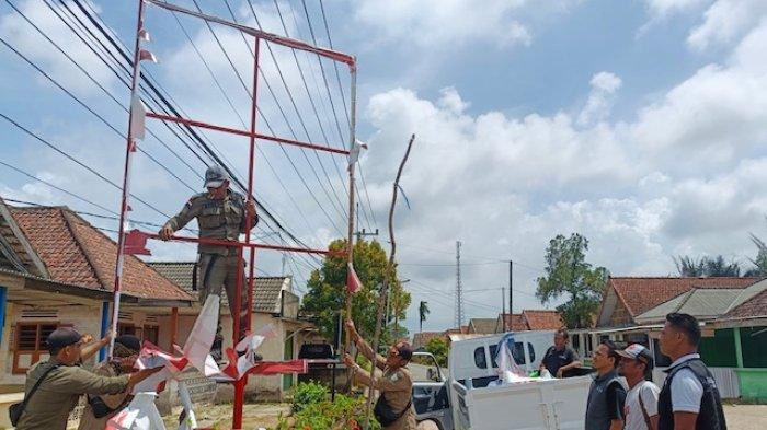 Mulai Masa Tenang Pemilu 2024, Bawaslu Mulai Copoti APK Para Caleg di Bangka Tengah - Bangkapos.com