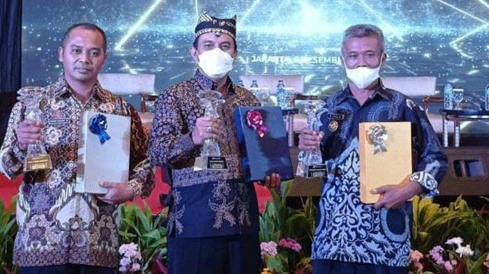 Terima Award Desa Cinta Statistik 2021, Desa Karya Makmur Dapat Penghargaan dari Bappenas RI ...