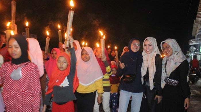 Masyarakat Pangkalpinang Gelar Pawai Obor hingga Takbir Keliling Sambut ...
