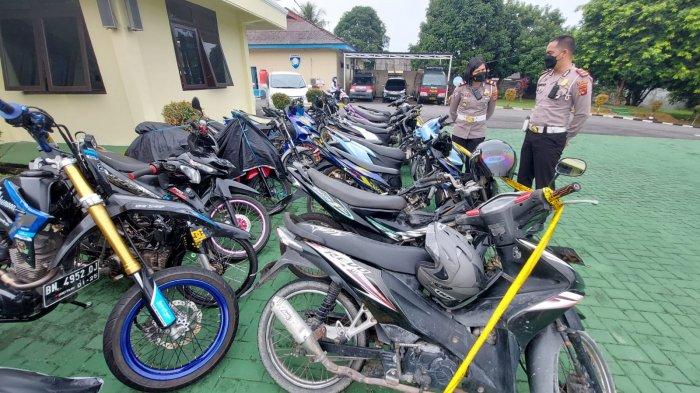Satlantas Polres Bangka Tahan Puluhan Motor Knalpot Brong, Dikandangkan Sebulan sebagai Efek ...
