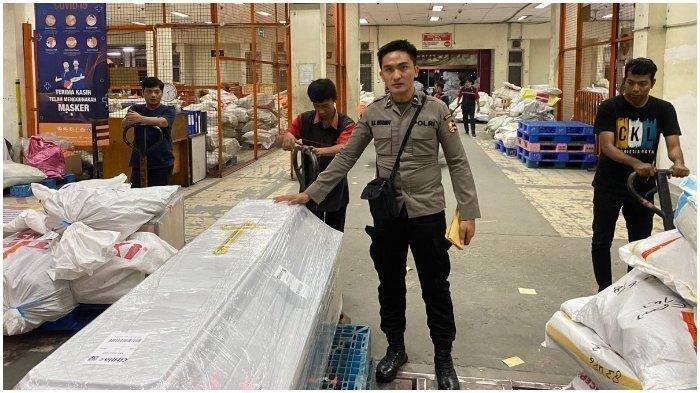 INILAH Bripda Reza Adik Brigadir J yang Dikirimi Putri Candrawathi Foto ...