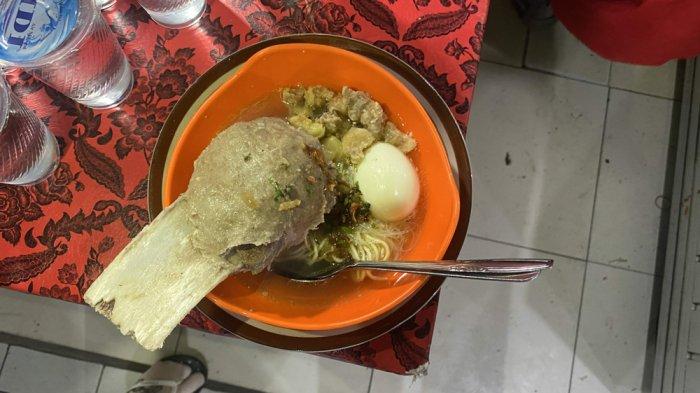 Warung Bakso Cak Ferry Bagi-bagi Bakso Gratis Tanpa Syarat di Momen HUT ...