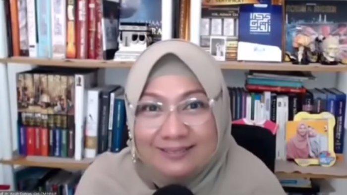Tak Mesti Dandan Secantik Mungkin, dr Aisah Dahlan Punya Cara Unik ...