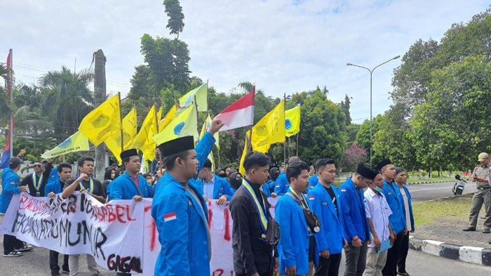 PMII Gelar Aksi di Kantor Gubernur Babel, Mahasiswa Teriak ‘Si Paling ...