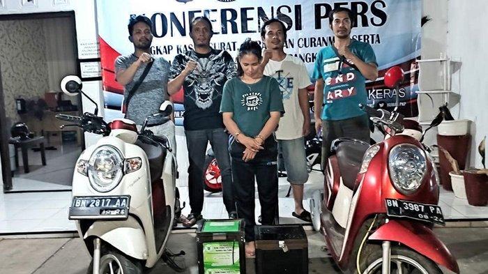 Wanita Residivis Ini Tak Kapok, Nekat Curi 2 Sepeda Motor dan 2 Kotak Amal, Beraksi Dini Hari ...