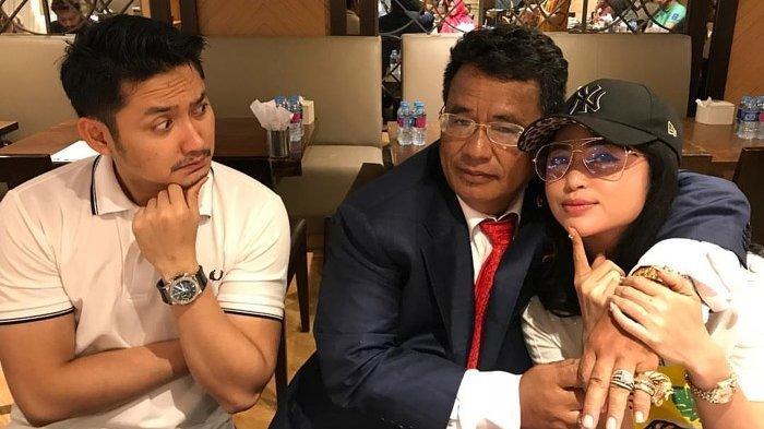 Jadi Janda Usai Diceraikan Angga, Dewi Perssik Kini Ditawari Jadi Aspri Hotman Paris - Bangkapos.com